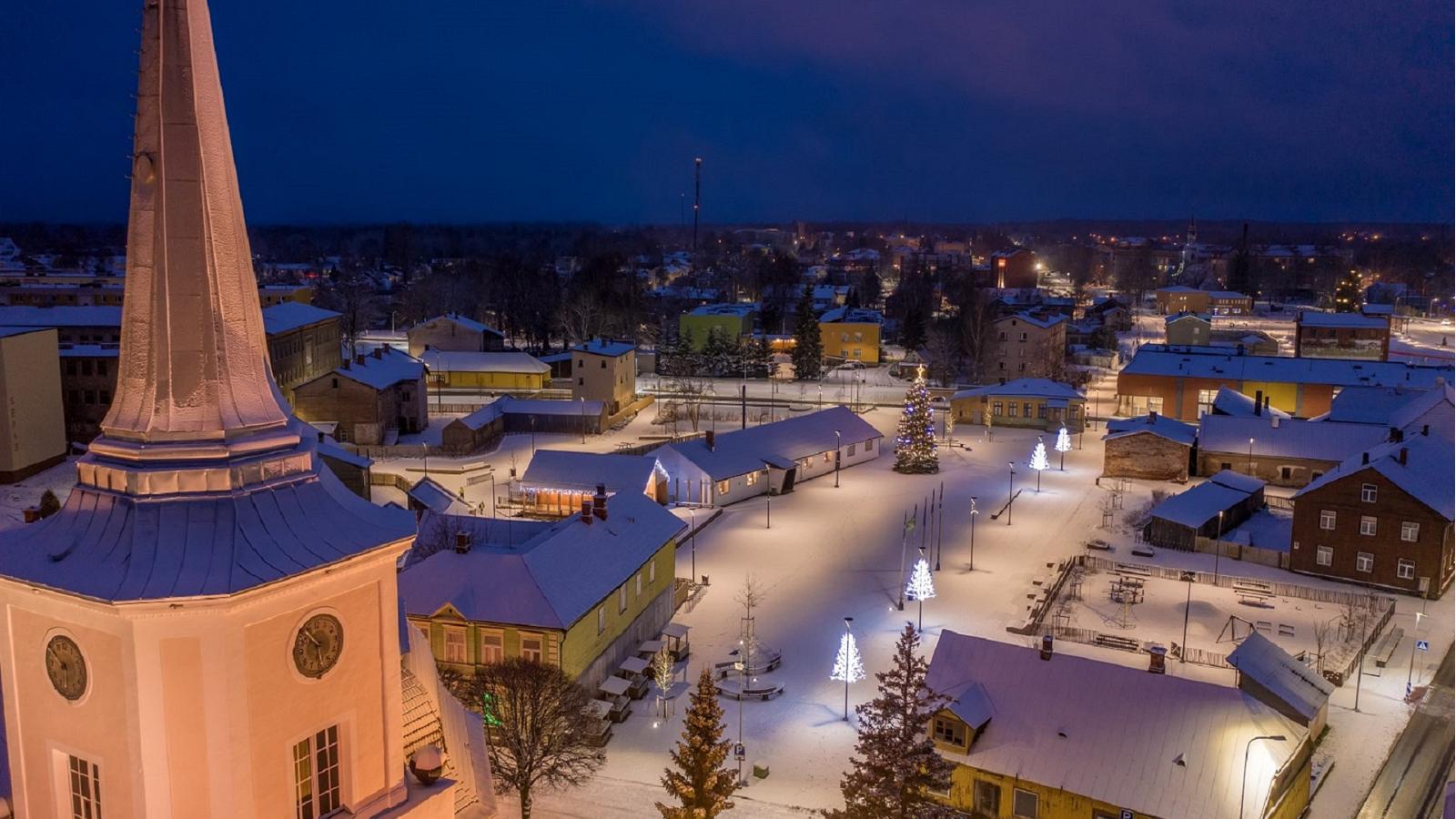 Valga keskväljak, Valga maakond