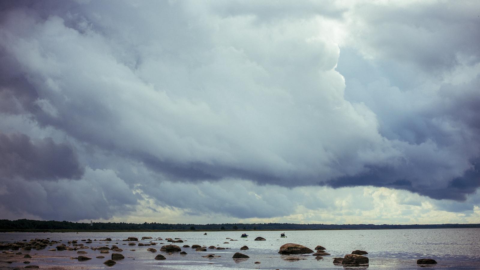 Lētses kaļķakmens krasts, pludmale un kempinga zona
