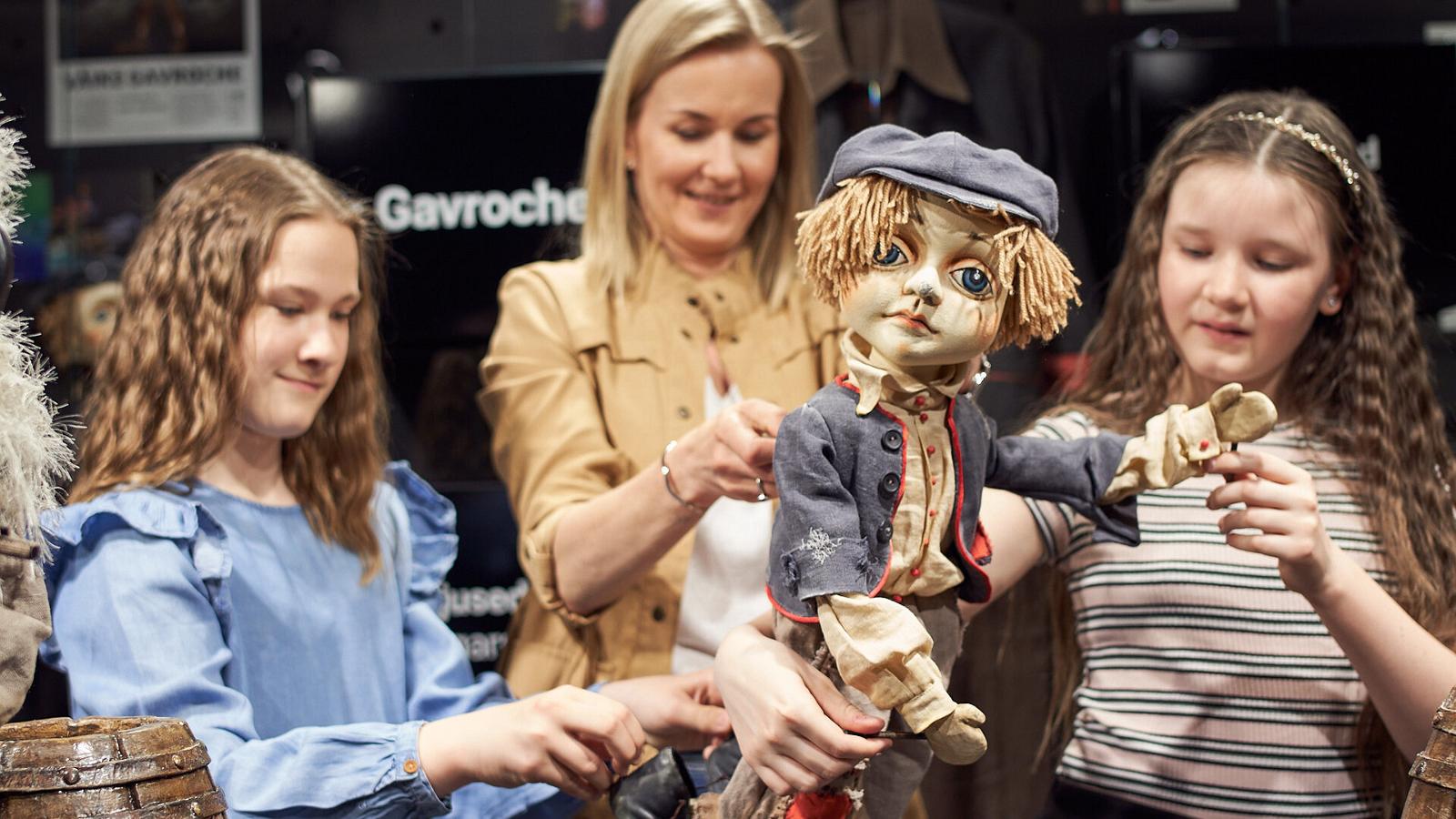 Guided tours in the Museum of Puppetry Arts