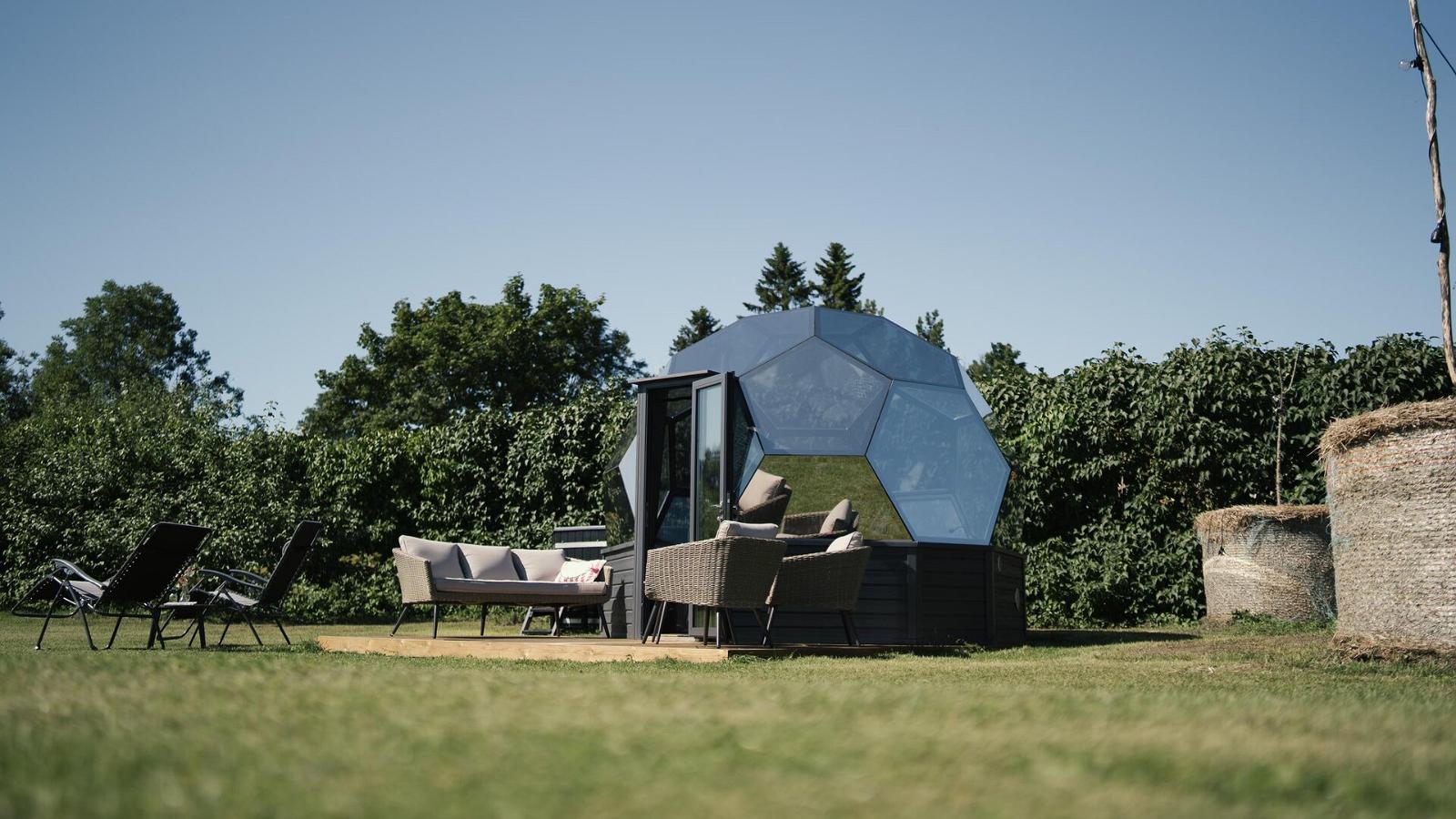 Glass domes at Peetri Farm